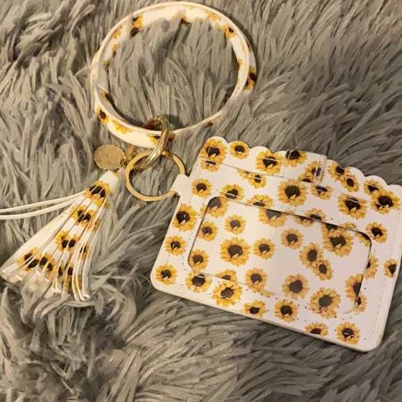 Accessories | Nwot White With Sunflowers Keychain Wristlet That Holds ...